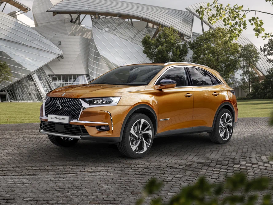 DS 7 Crossback I Model range, equipment, technical specifications ...